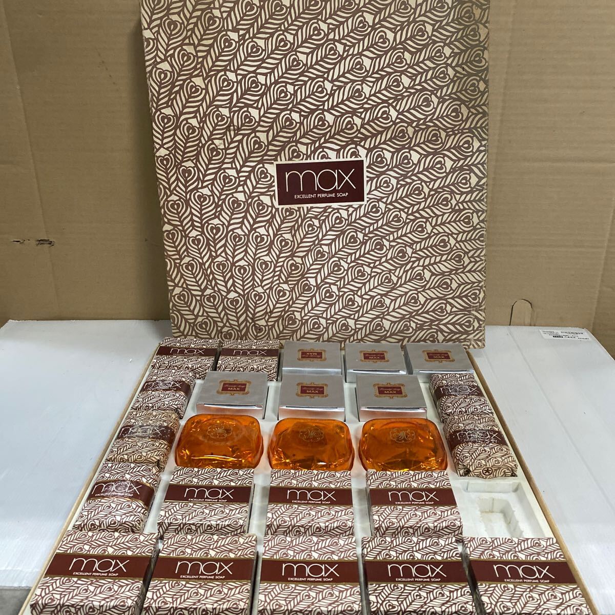 固形石鹸 ギフト MAXクリスティーナ 85g 10個 MAXラベンダー石鹸 82g 6個 MAX石鹸85g 5個 MAXギャランソープ85g 3個 状態悪い(固形)｜売買されたオークション ...