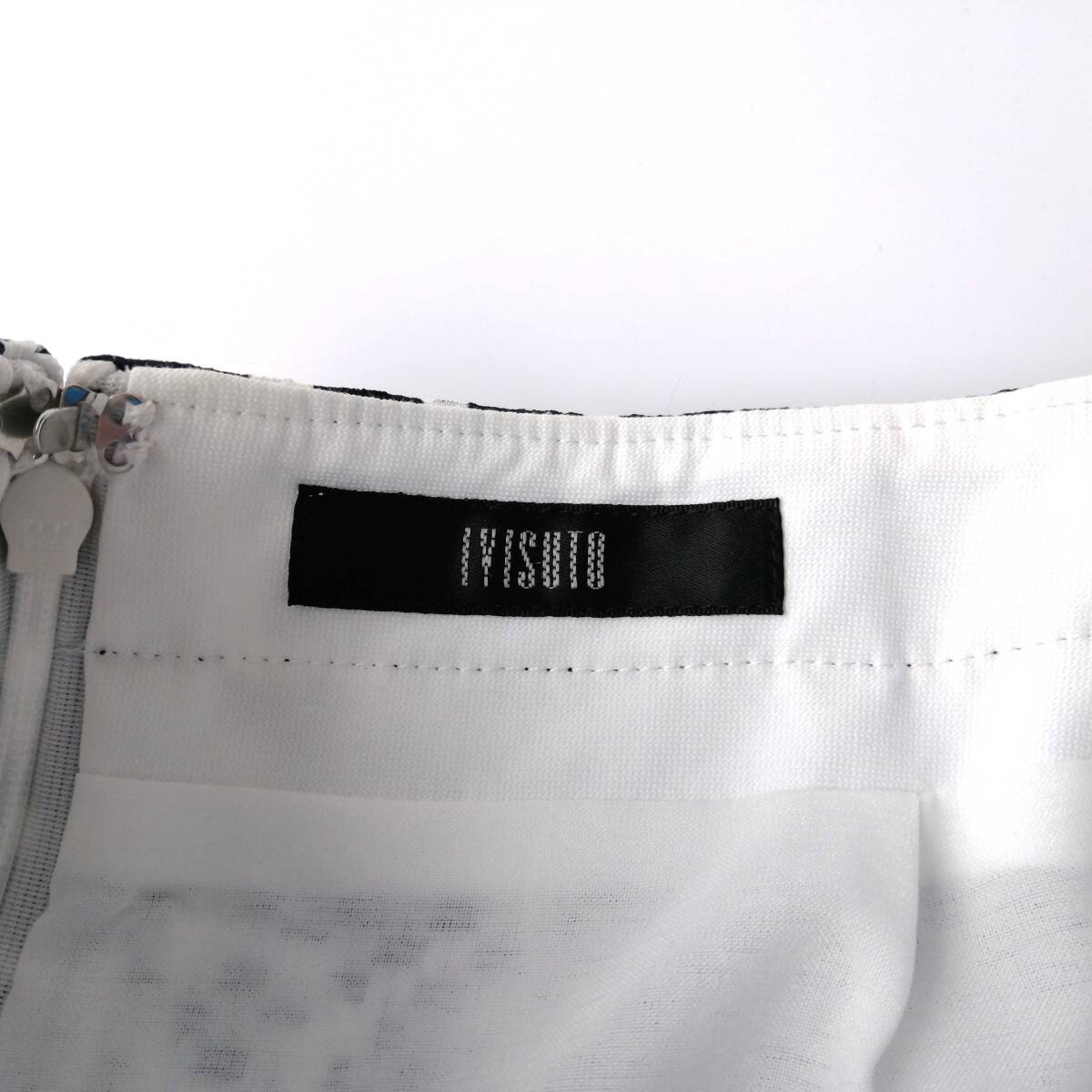 Yahoo!オークション - IVISUTO イヴィスト ㈱ジオン商事 総柄 ひざ丈ス...