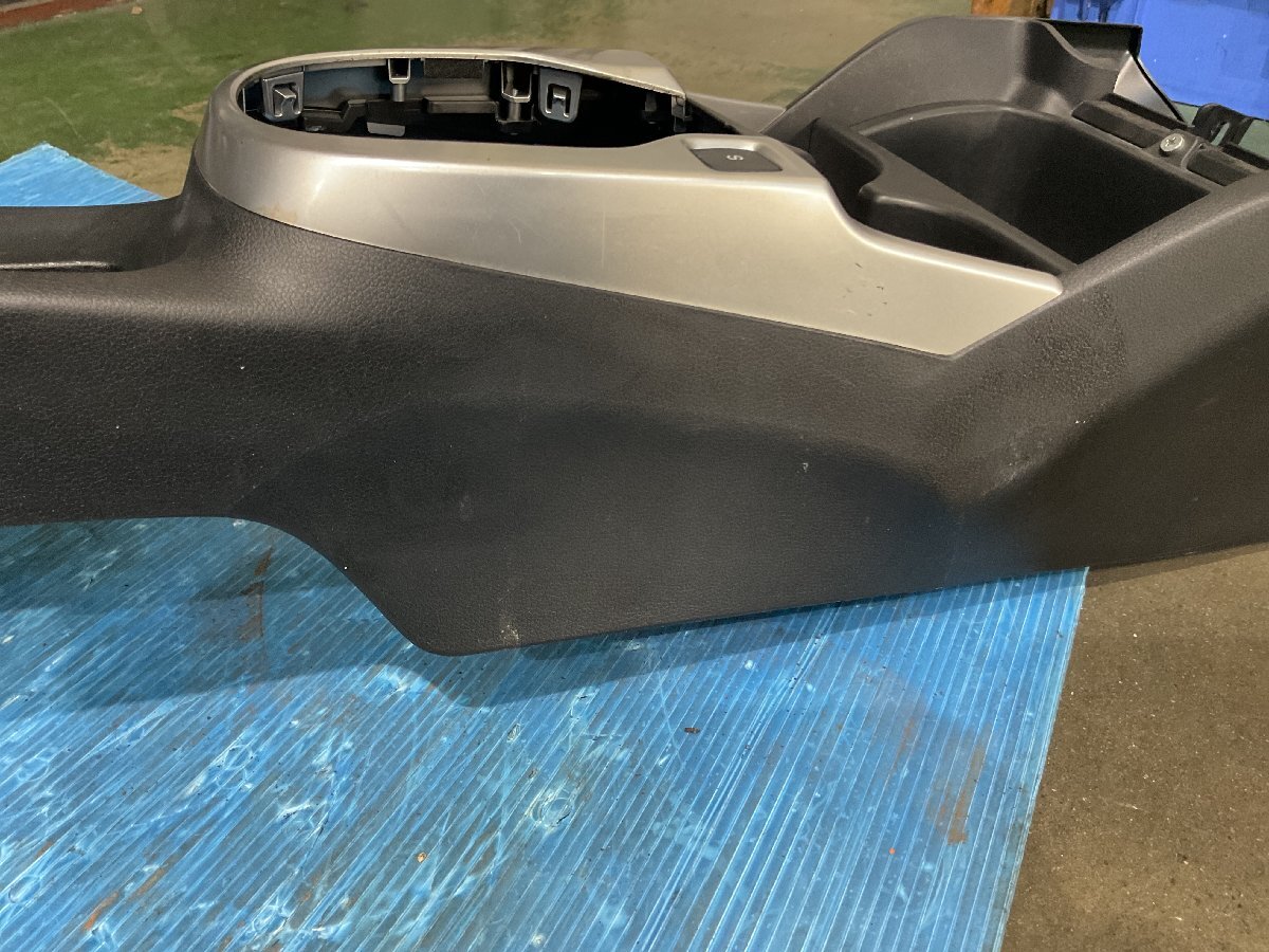 Yahoo!オークション - ホンダ純正 フィットHV GP6 センターコンソール ...