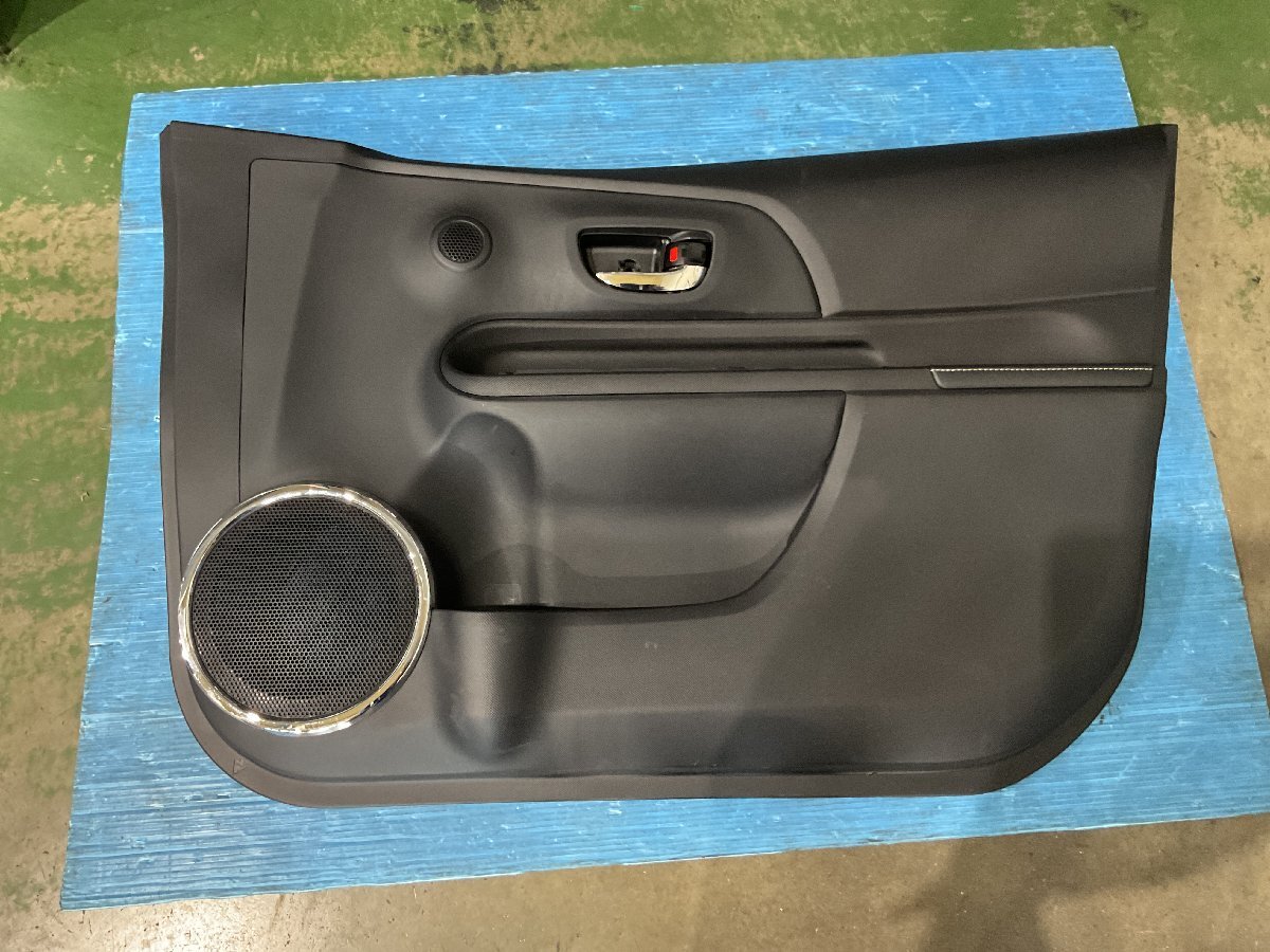 Yahoo!オークション - ⑥トヨタ アクア NHP10 ドアトリム 右前 運転席...