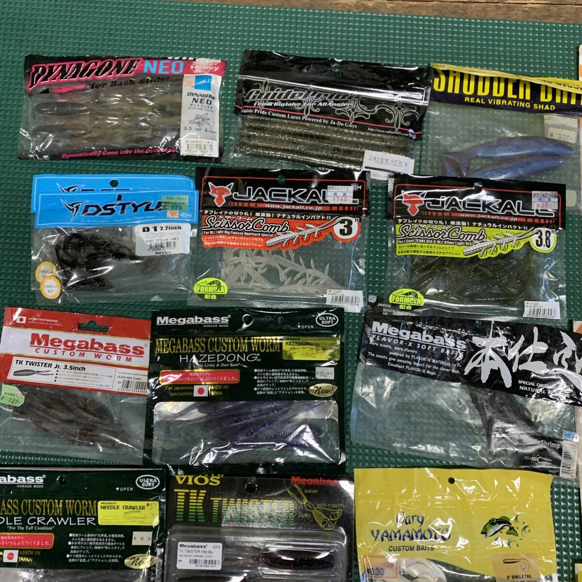 Yahoo!オークション - G-3368 メーカー品 ワームセット まとめ売り 中...