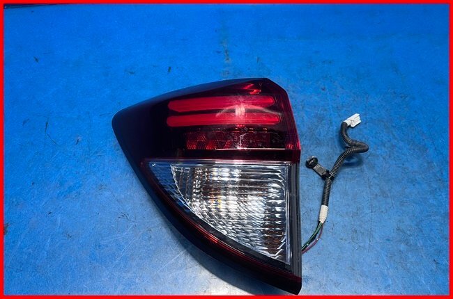 Yahoo!オークション - ヴェゼル RU3 テールランプ左 管理番号 5102