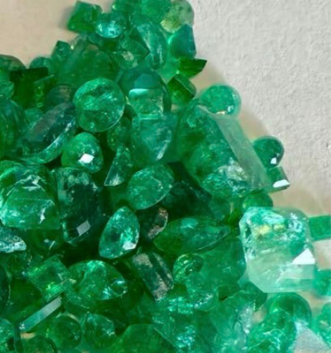 Yahoo!オークション - エメラルド 7ct 天然 色乗りOK まとめ 大量 ルー...