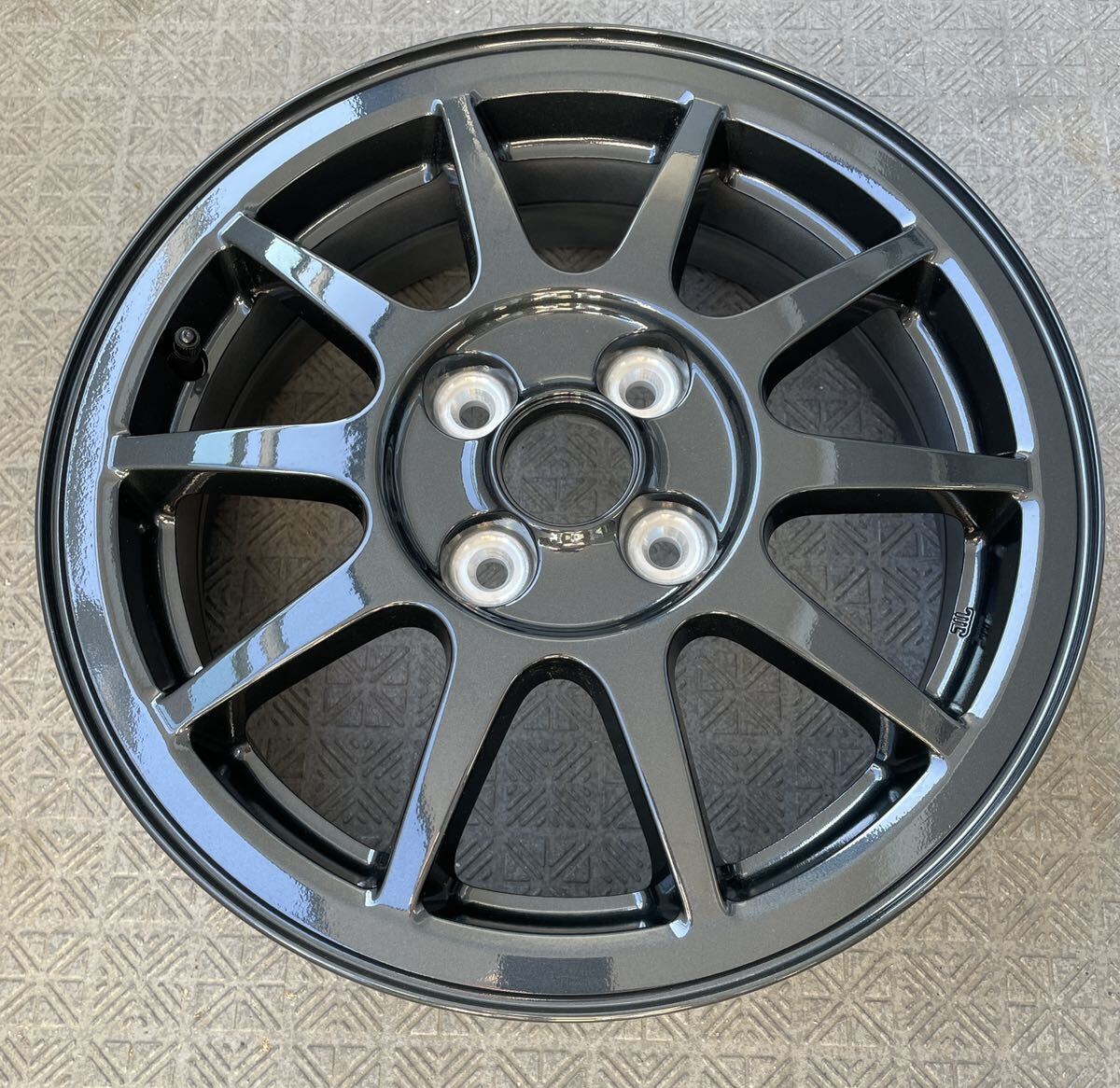 Yahoo!オークション - 美品 スズキ純正 アルトワークス HA36S 15インチ...