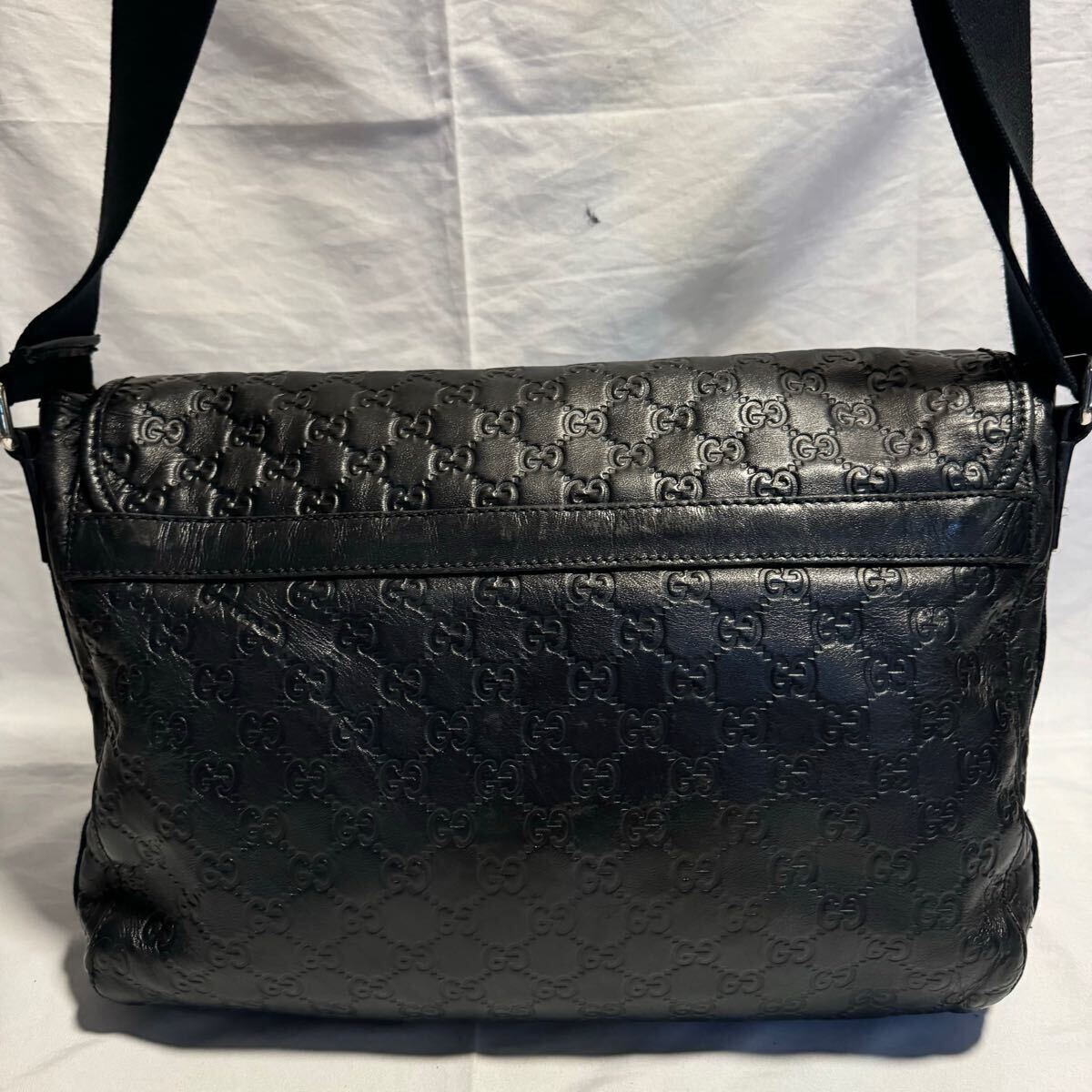 Yahoo!オークション - 極美品 A4 GUCCI グッチ メッセンジャーバッグ ...