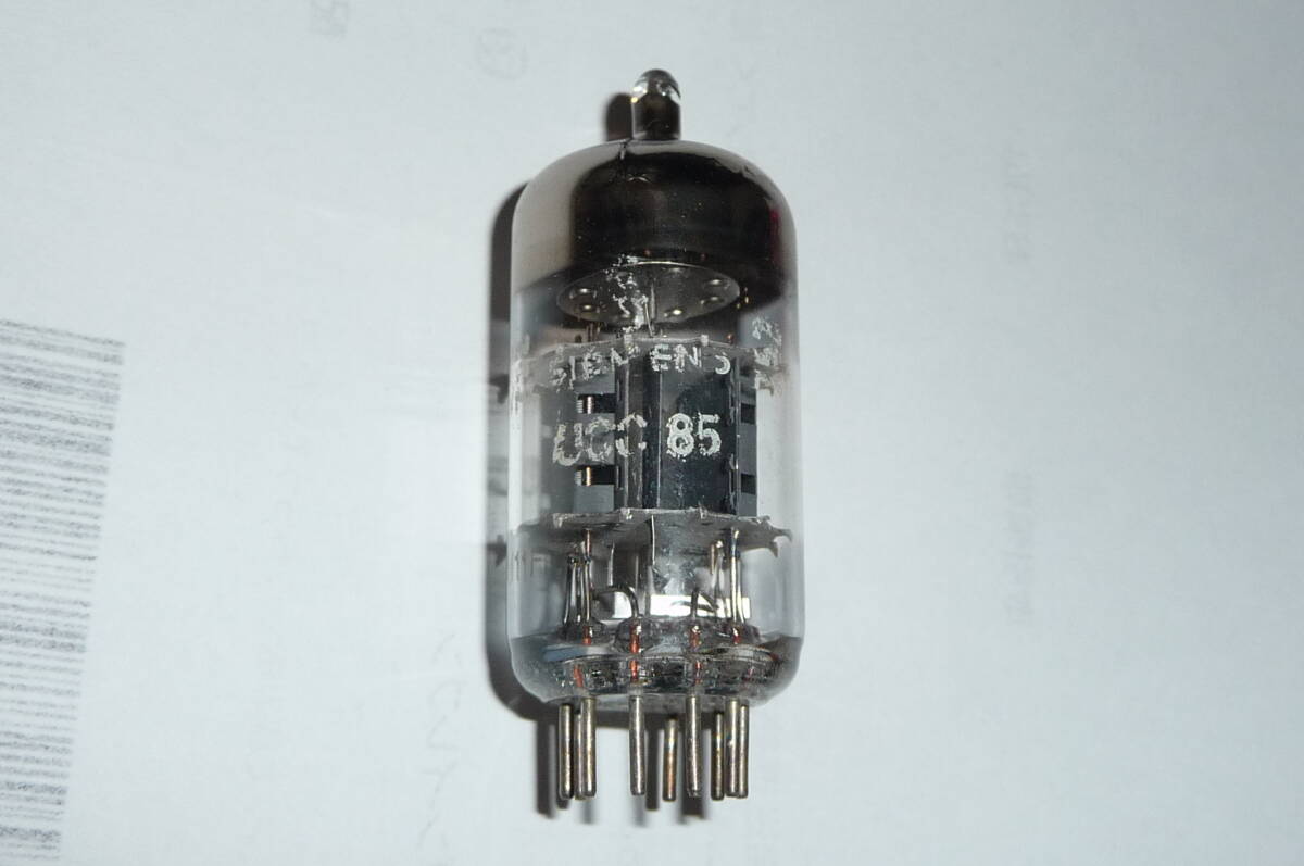 Yahoo!オークション - シーメンス ECC85 / 6AQ8 1本 中古