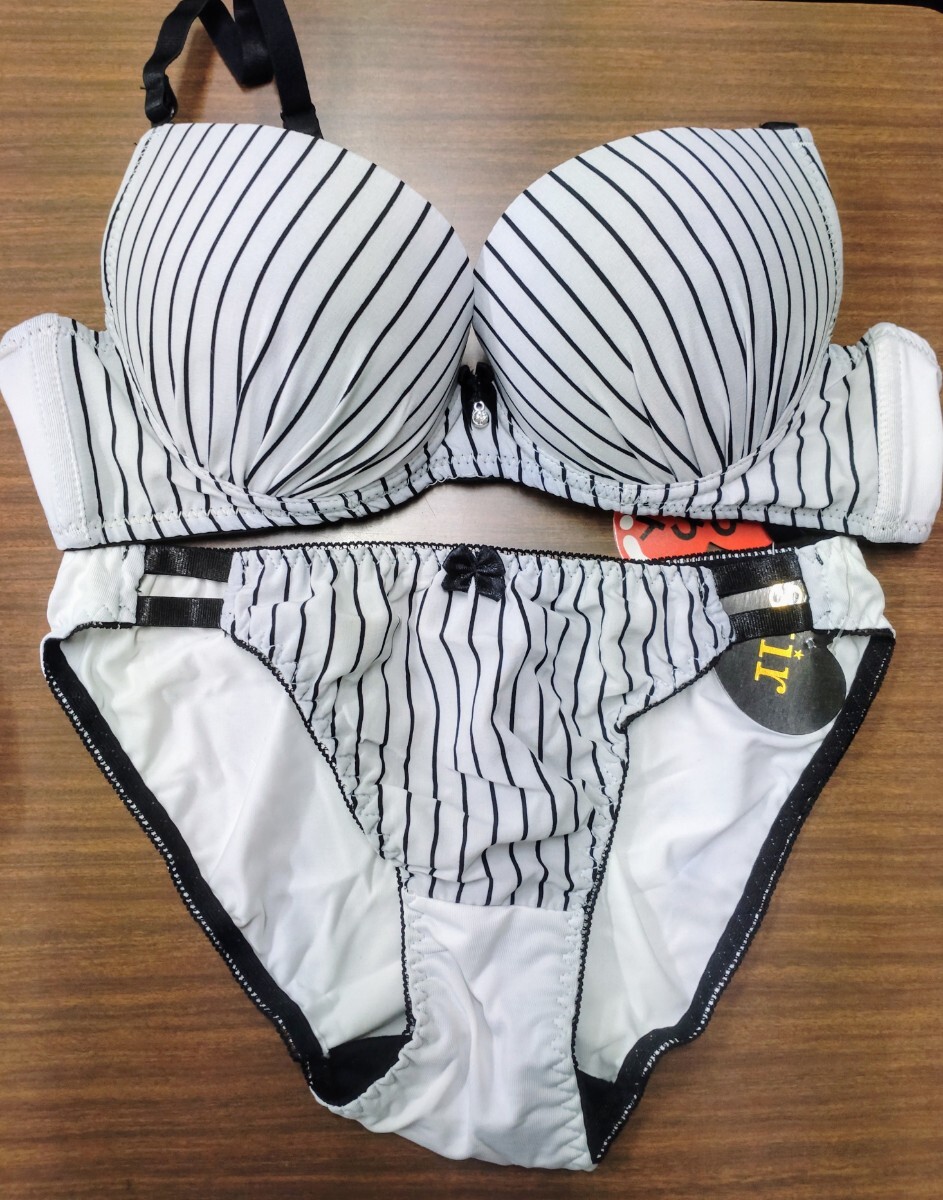 Yahoo!オークション - ブラジャーショーツ 4組セット B75 M