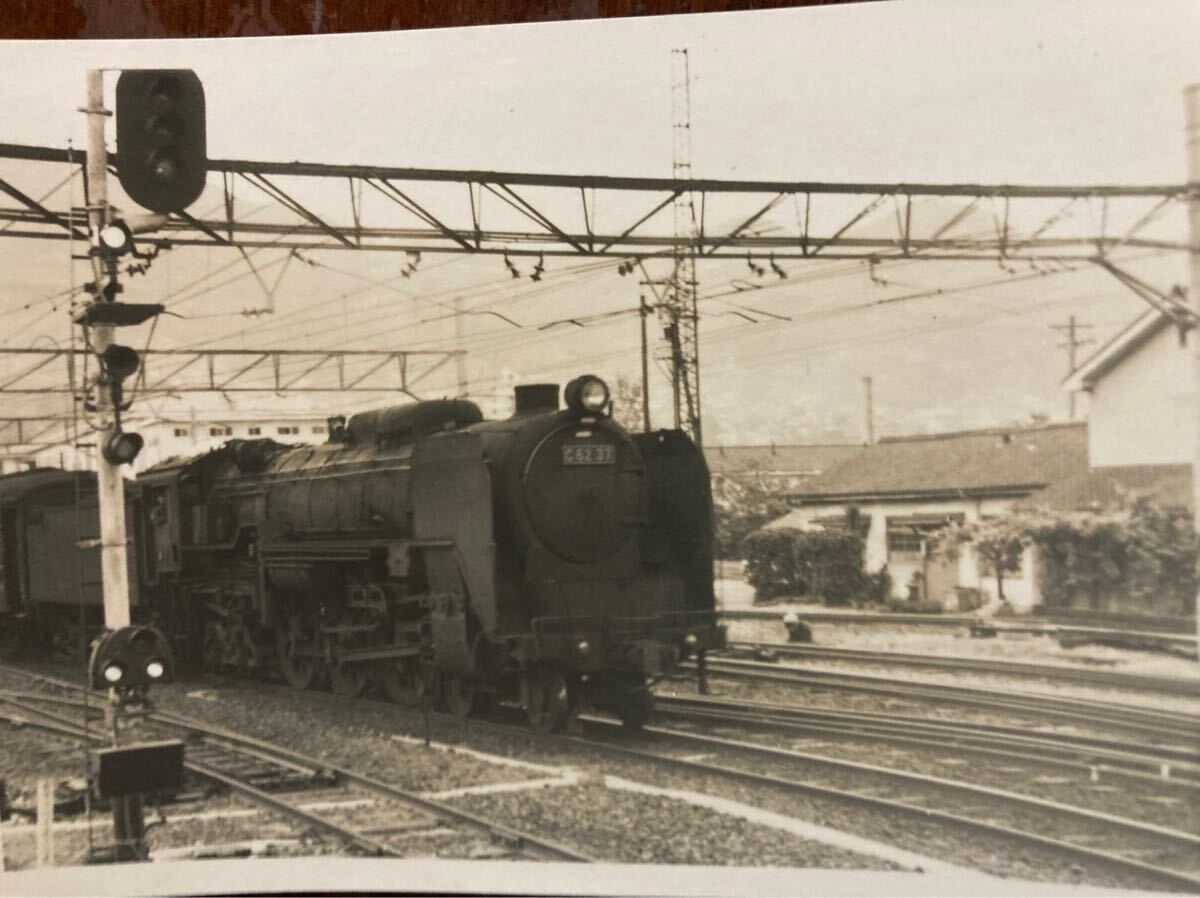 Yahoo!オークション - 昭和鉄道写真 呉線の普通列車を牽引するC62 37[...