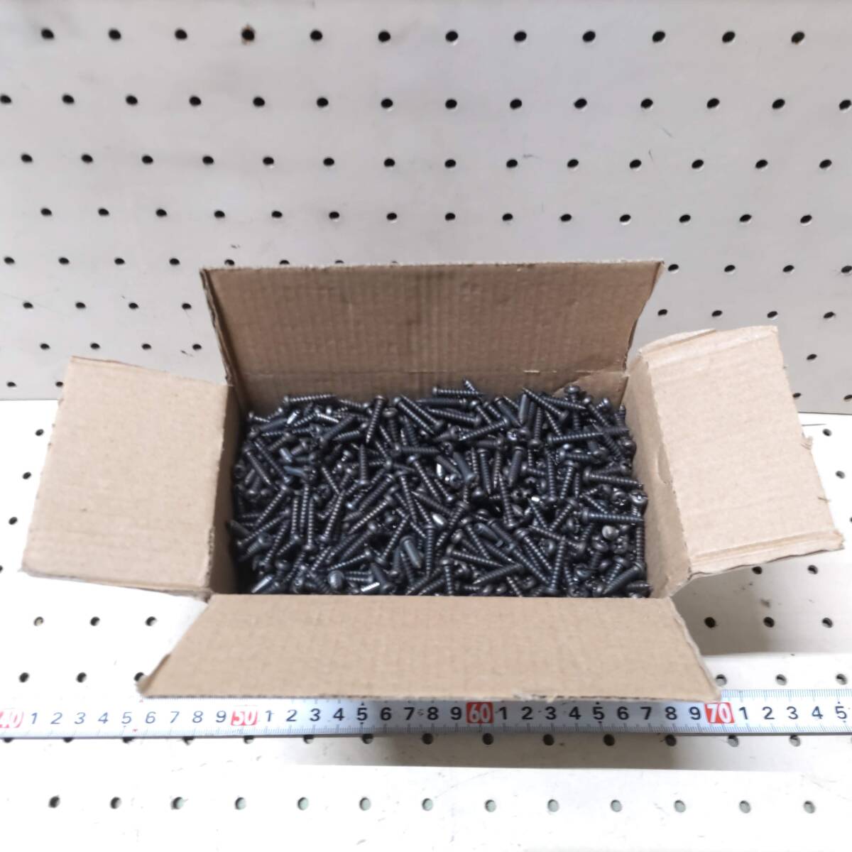 Yahoo!オークション - 訳ありセール03 (+-)ナベ Aタッピング M4×20 鉄...