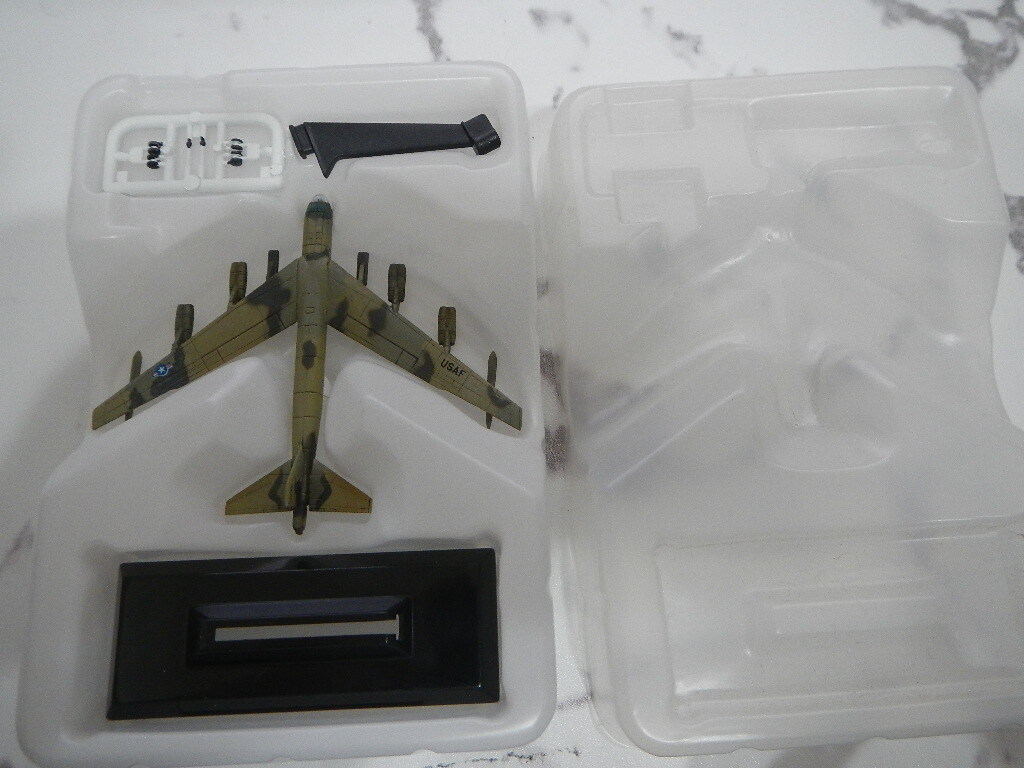 Yahoo!オークション - 訳あり タカラ 世界の翼 B52－H（ヨーロピアン...