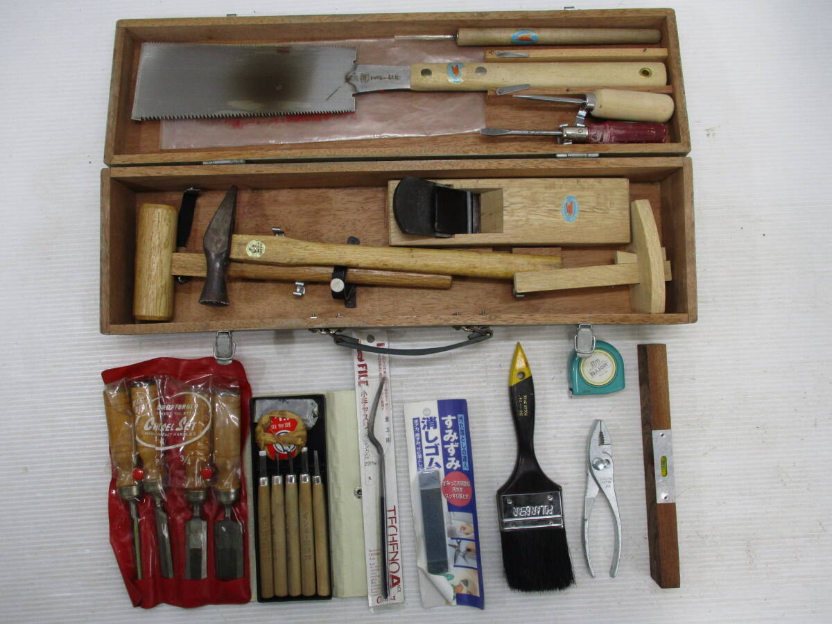 Yahoo!オークション - L69大工道具セット 鋸 鉋 錐 金鎚 鑿 彫刻刀 ヤ...