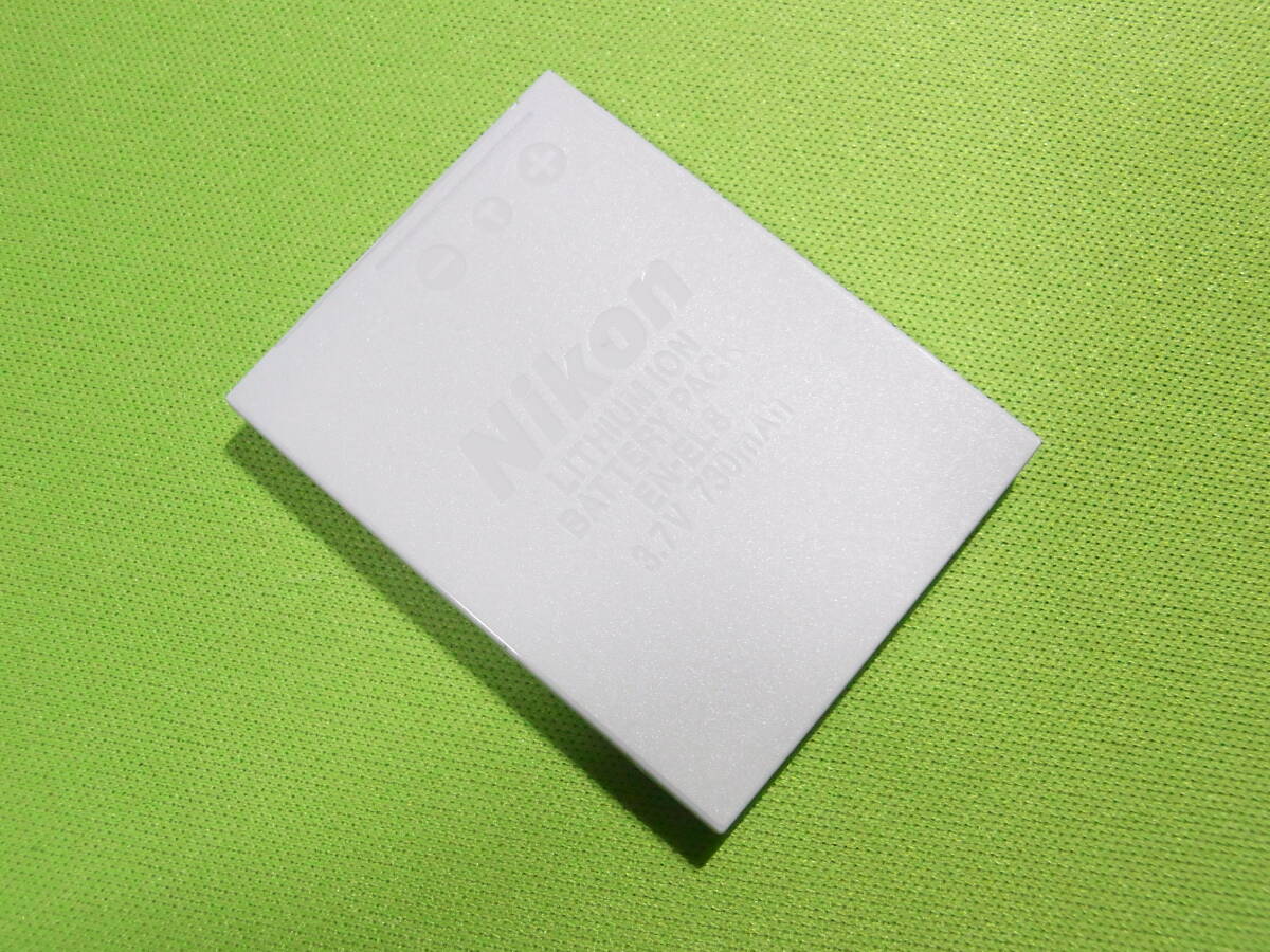 Yahoo!オークション - NIKON ニコン 【純正品】 バッテリー EN-EL8 動...