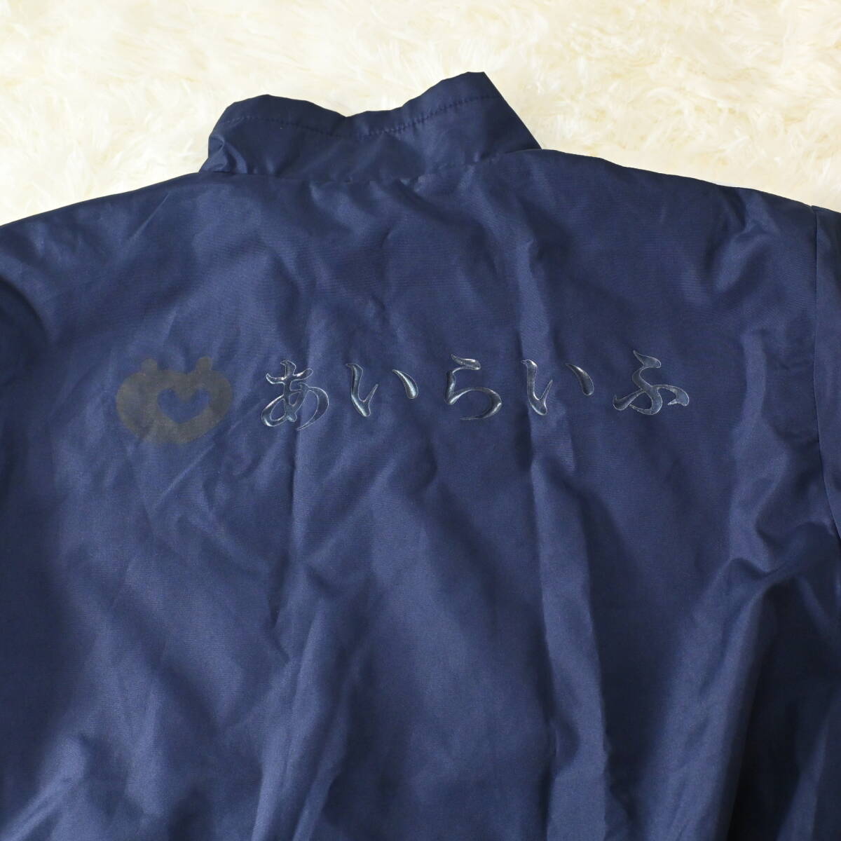 Yahoo!オークション - O4 MEN M アンダーアーマー 紺 防寒 ウインドブ...