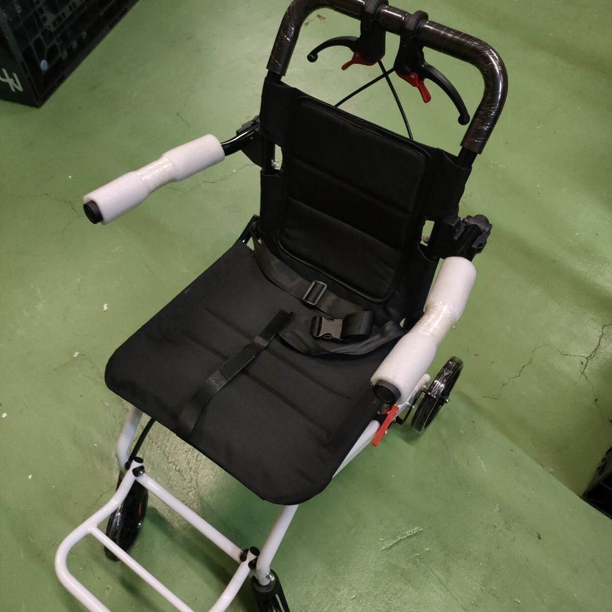 Yahoo!オークション - 0611/1406 車椅子 介助型 折りたたみ 簡易車椅子...