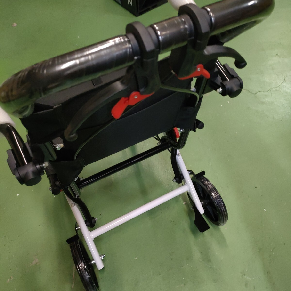 Yahoo!オークション - 0611/1406 車椅子 介助型 折りたたみ 簡易車椅子...