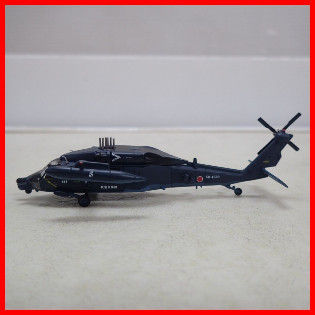 Yahoo!オークション - Avioni-X 1/144 スケール シコルスキー UH-60J ...