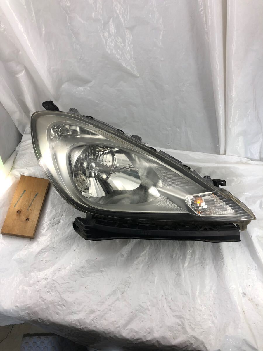 Yahoo!オークション - h11.54 フィット GP1 HID 右ヘッドライト 純正 S...