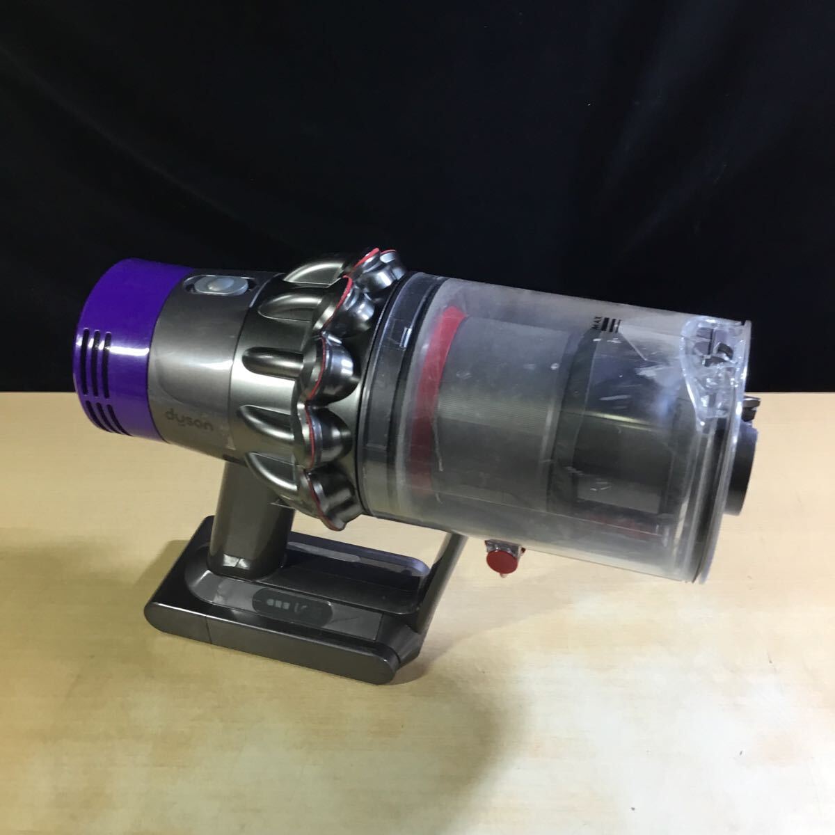 Yahoo!オークション - (110842G) dyson SV12サイクロン式コードレスク...