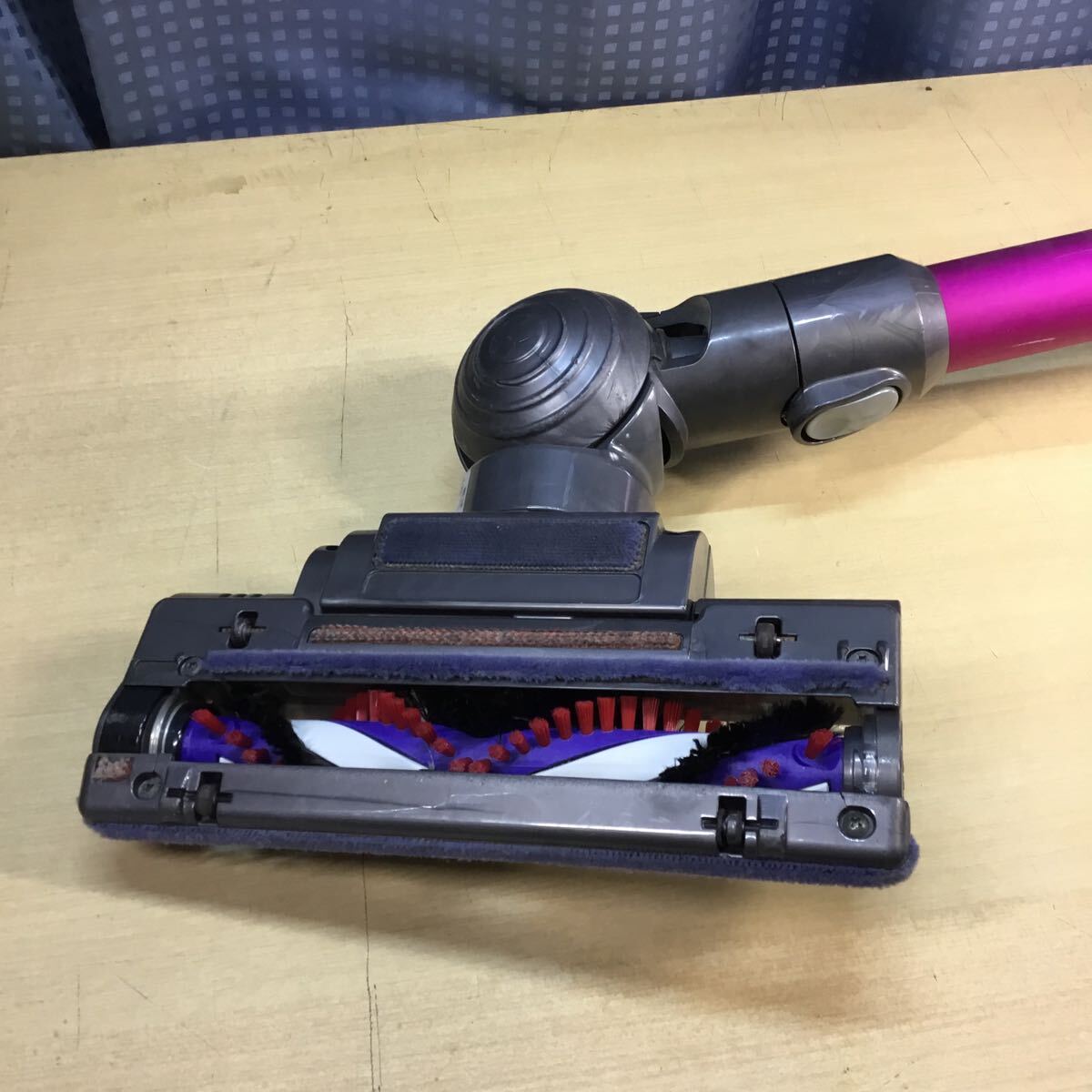 Yahoo!オークション - (111689G) dyson DC45サイクロン式コードレスク...