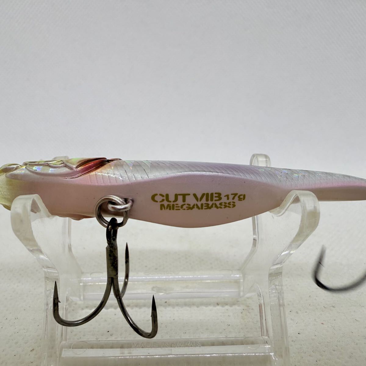 Yahoo!オークション - 送料140円・美品『メガバス カットバイブ 17g』3...