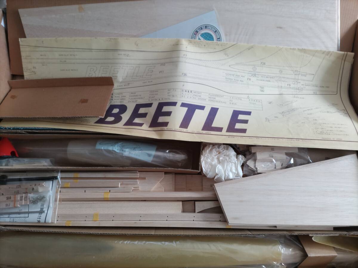 Yahoo!オークション - 加藤無線飛行機製 BEETLE 60 バルサキット（2C-6...