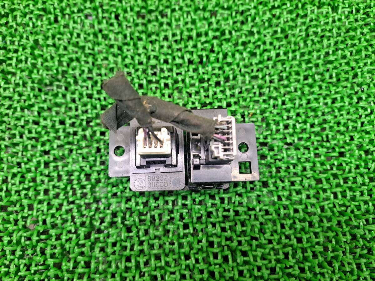 Yahoo!オークション - 送料600円 日産 キューブ BZ11 BGZ11 純正 ハザ...