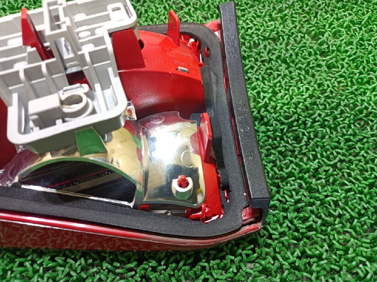 Yahoo!オークション - アウディ 左 フィニッシャーランプ A4アバント A...