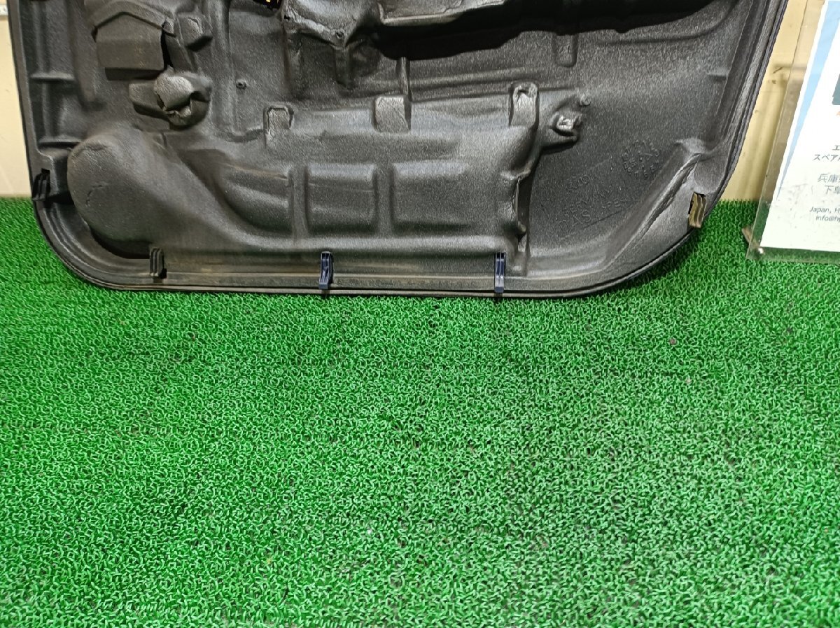 Yahoo!オークション - アウディ 左 フロントドアトリム A4 E-8DADR 199...