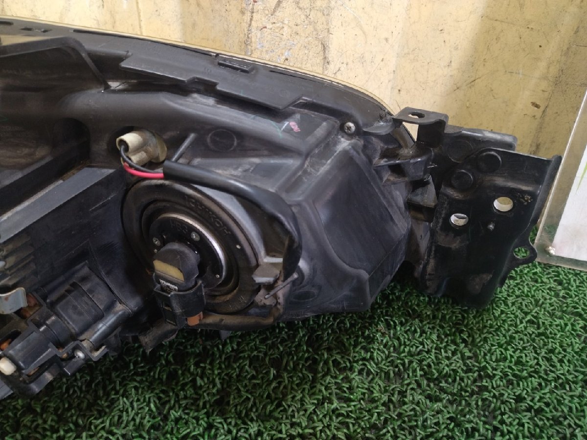 Yahoo!オークション - スバル 左 ヘッドライト インプレッサ LA-GG3 20...