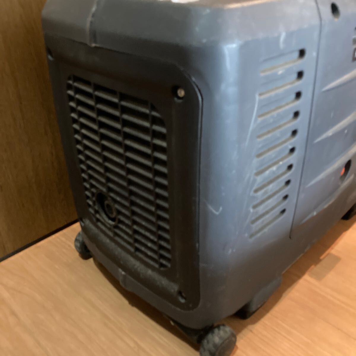 Yahoo!オークション - インバーター発電機 SF-2600F 現状品