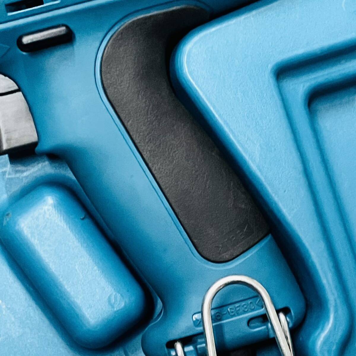 程度良好 マキタ makita 1/2sq 12.7mm インパクトレンチ 6953 AC100V ケース付き(本体)｜売買されたオークション情報、yahooの商品情報をアーカイブ公開 ...