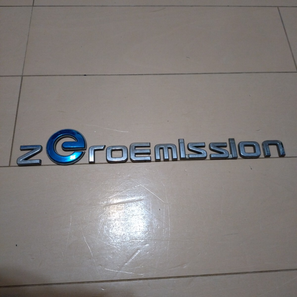 Yahoo!オークション - NISSAN LAFE 日産リーフ AZE0 ZE0 ゼロエミッシ...