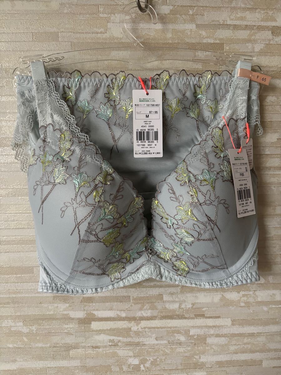 Yahoo!オークション - F65&M」トリンプ 夢みるブラ DeepV 全面花柄 ブ...