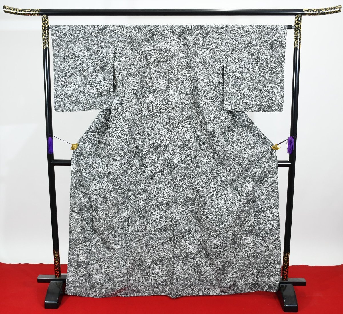 Yahoo!オークション - 小紋 着物 単衣 割文 洗える着物 花 黒 身丈161c...