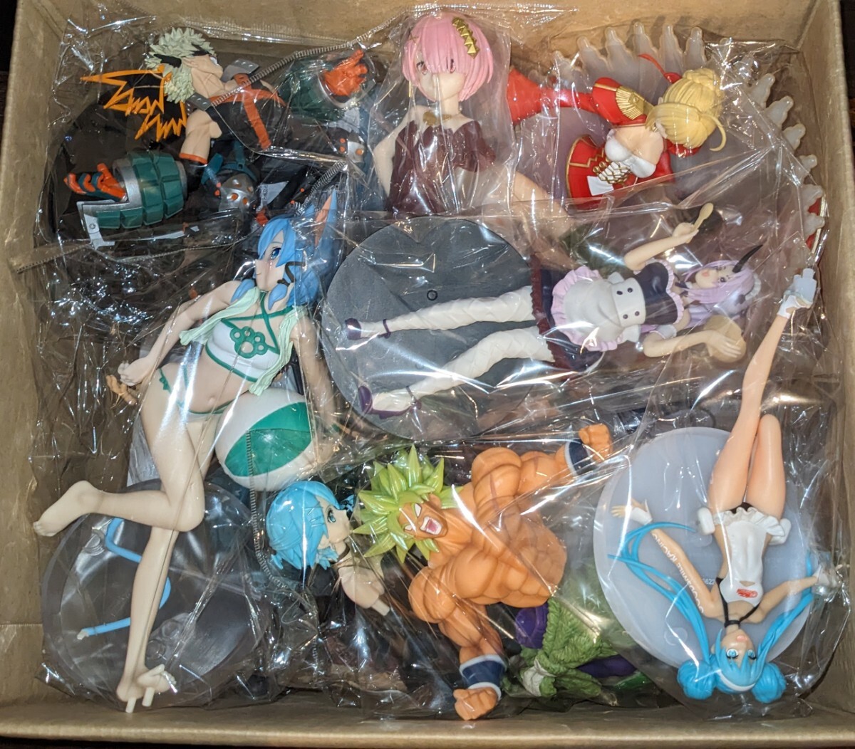 Yahoo!オークション - ③大量100size 初音ミク SAO Fate ヒロアカ ドラ...