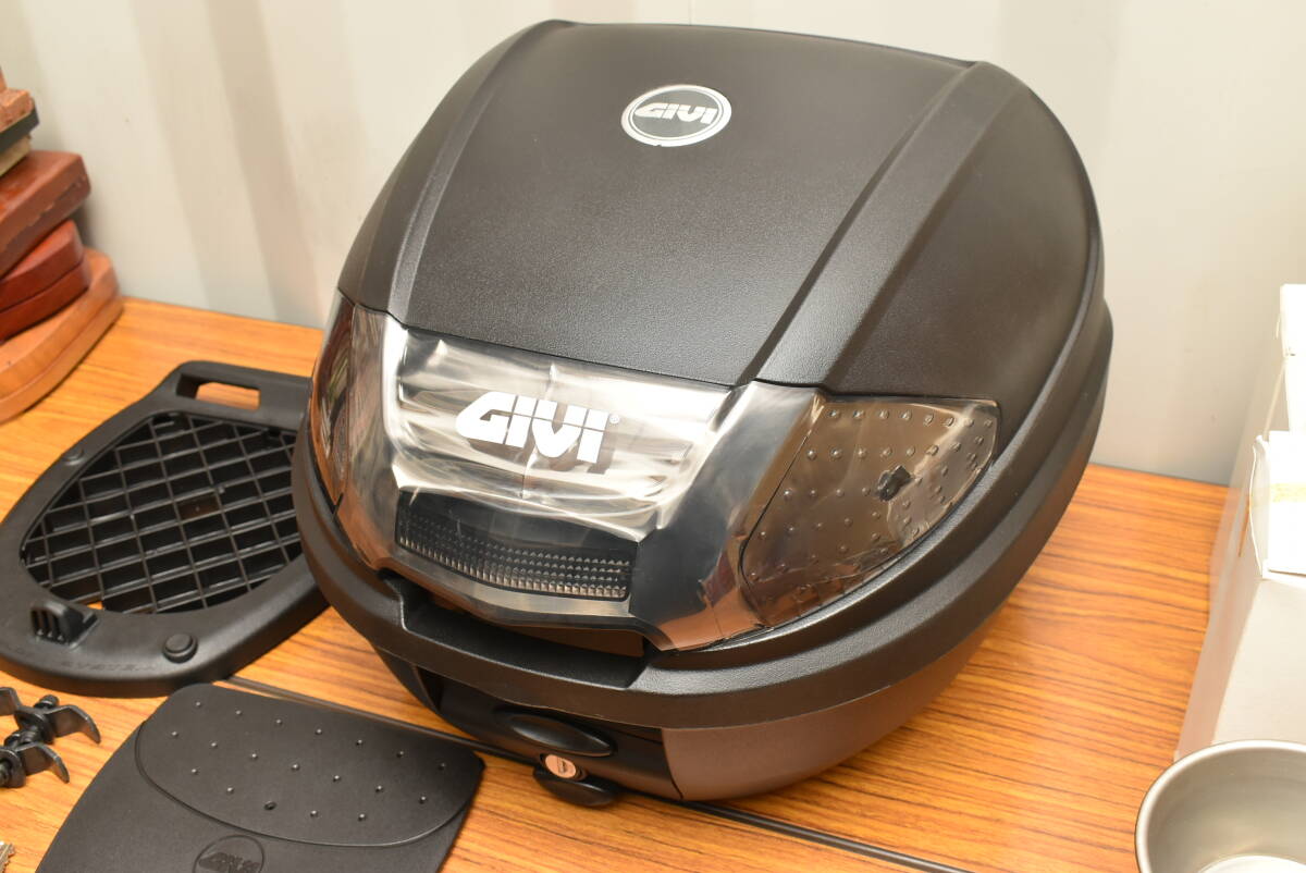 Yahoo!オークション - GIVI(ジビ) バイク用 リアボックス モノロック 3...