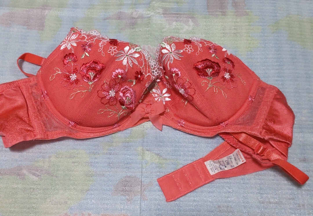 Yahoo!オークション - トリンプ ブラジャーC70未使用