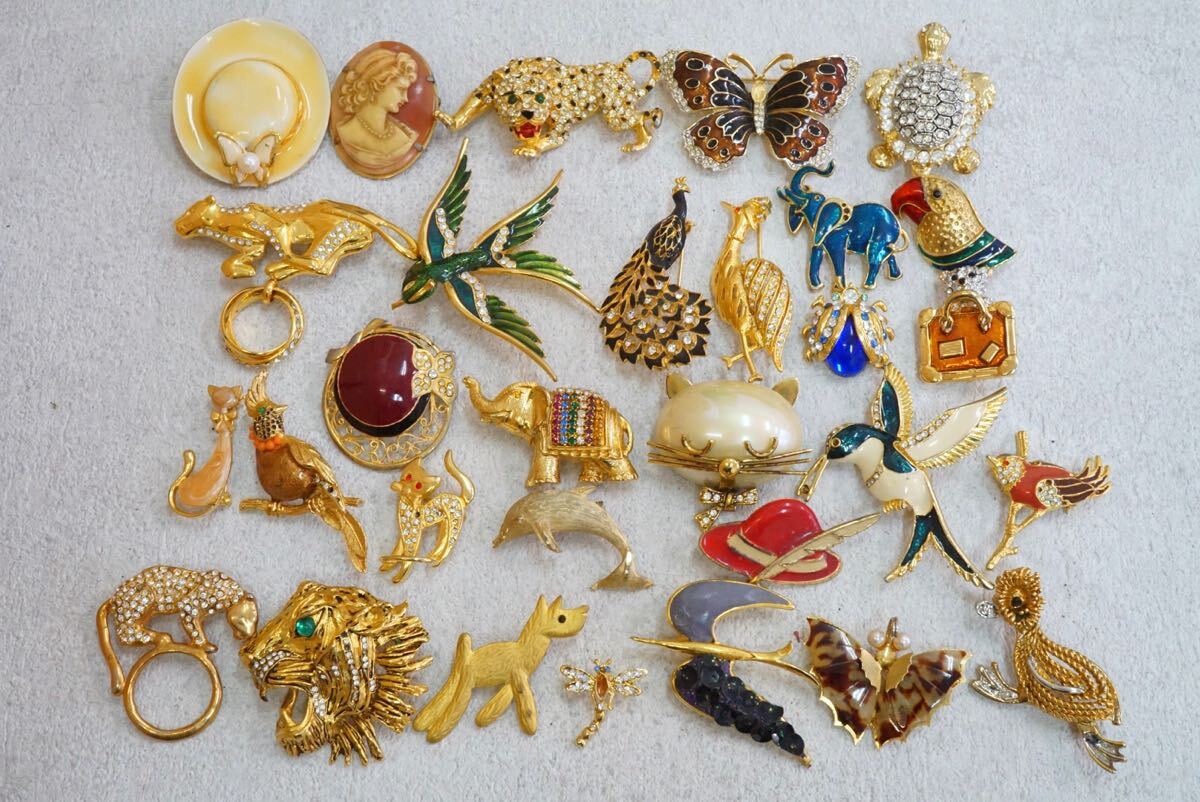 C85 ジャンク品 ゴールドカラー アニマル 昆虫 人像など 海外製含む ヴィンテージ ブローチ 30点 アクセサリー 大量 まとめて おまとめ(ブローチ)｜売買されたオークション情報 ...