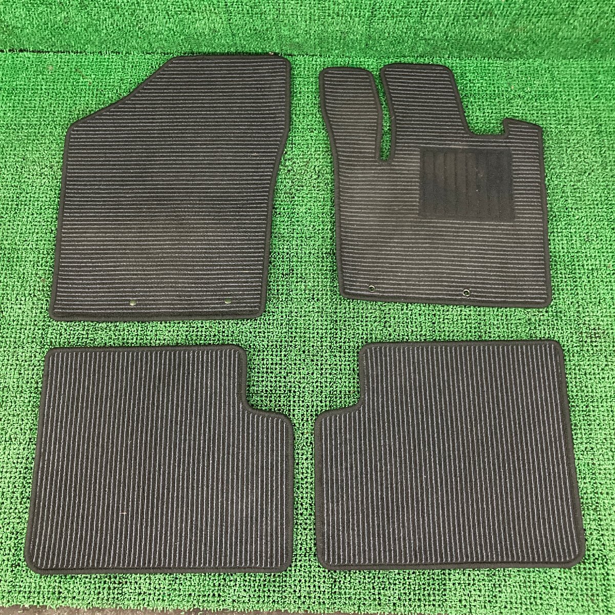 Yahoo!オークション - アルト HA36S L フロアマット (W10592)