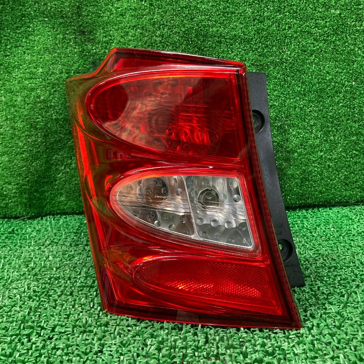 Yahoo!オークション - フリード GB3 G 左 テールランプ テールライト ...