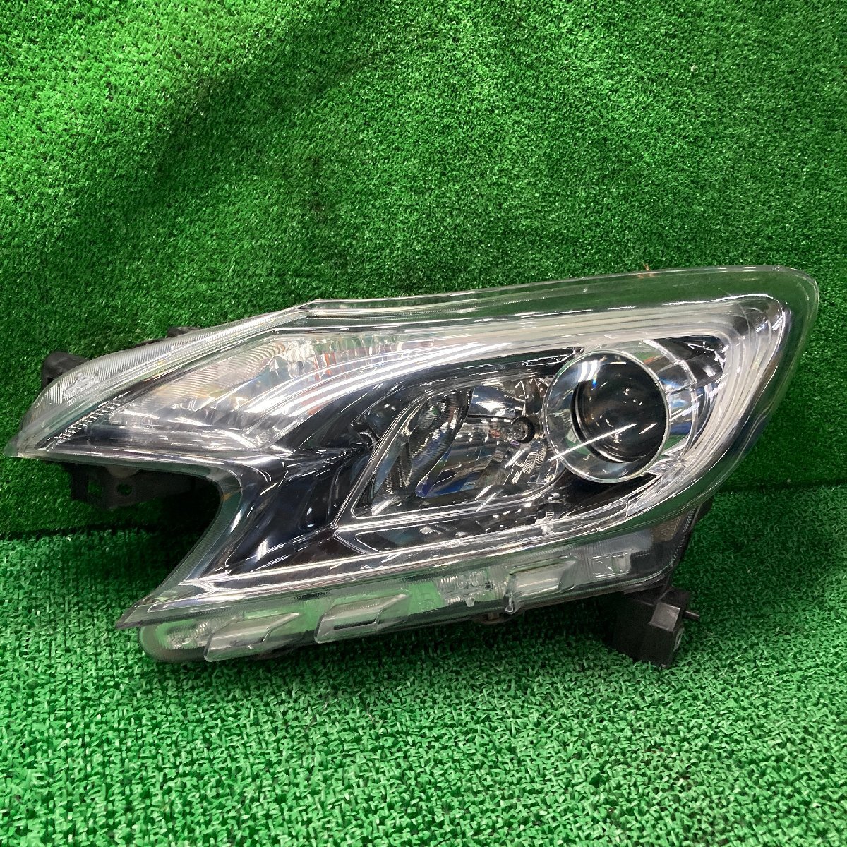 Yahoo!オークション - ノート E12 X/DIG-S 左 ヘッドランプ ヘッドラ...