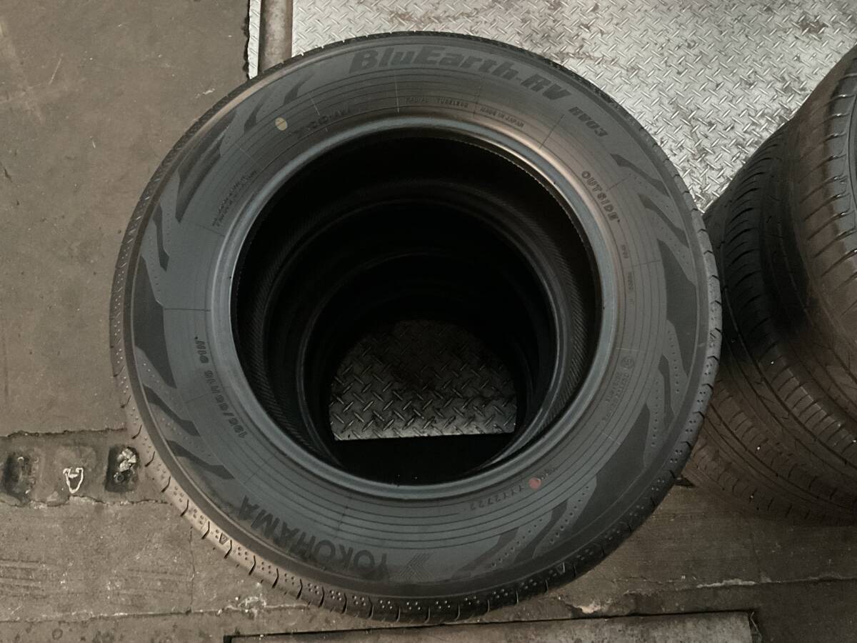 Yahoo!オークション - 195/65R15 YOKOHAMA BluEarth RV-03 2022年製 4...