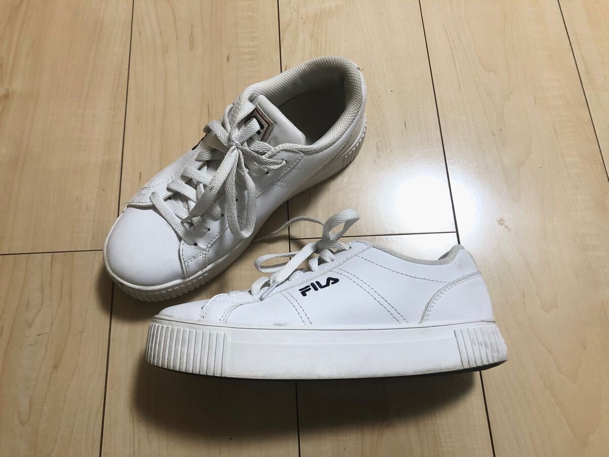 Yahoo!オークション - レディースFILAスニーカー24cm