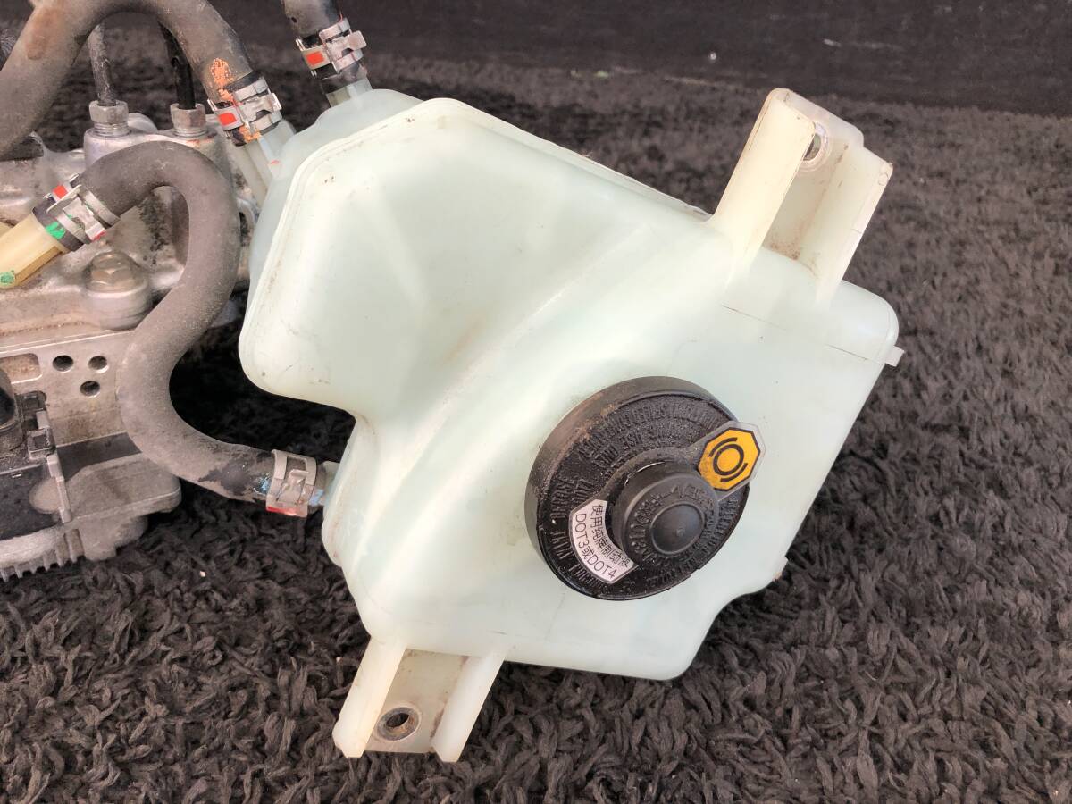 Yahoo!オークション - アクア NHP10 ABSアクチュエーター ブレーキブー...