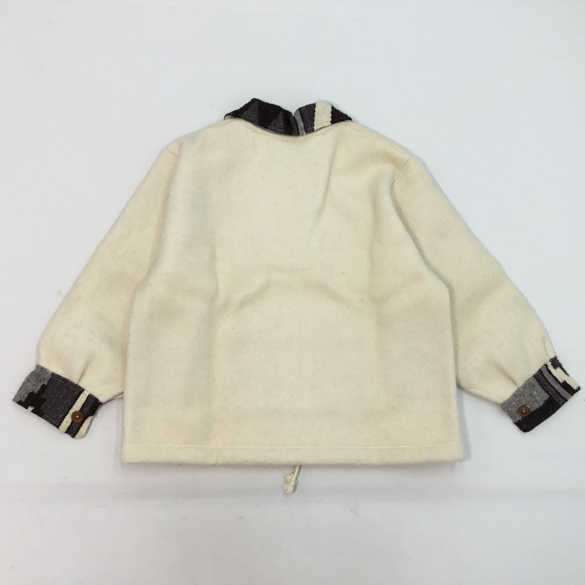 エクアドル製 Handmade in Ecuador ハンドメイド エクアドル エクアドルニット ヘンリーネック ネイティブ柄 ウール ベージュ M /1.28kg(Mサイズ)｜売買された ...