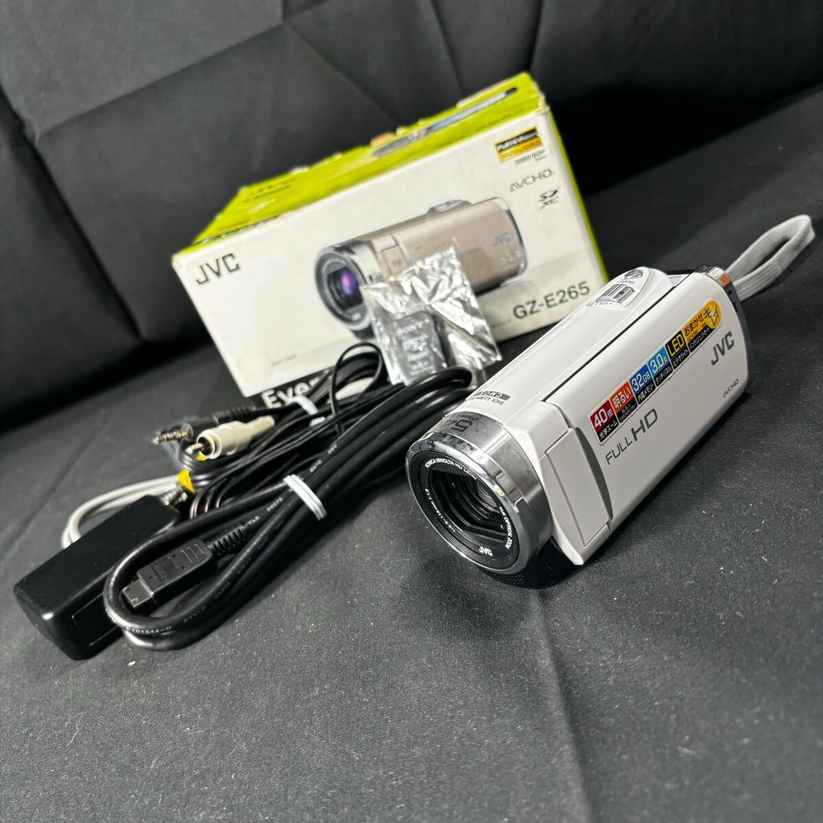 Yahoo!オークション - 100 JVC ハイビジョンメモリームービー Everio G...