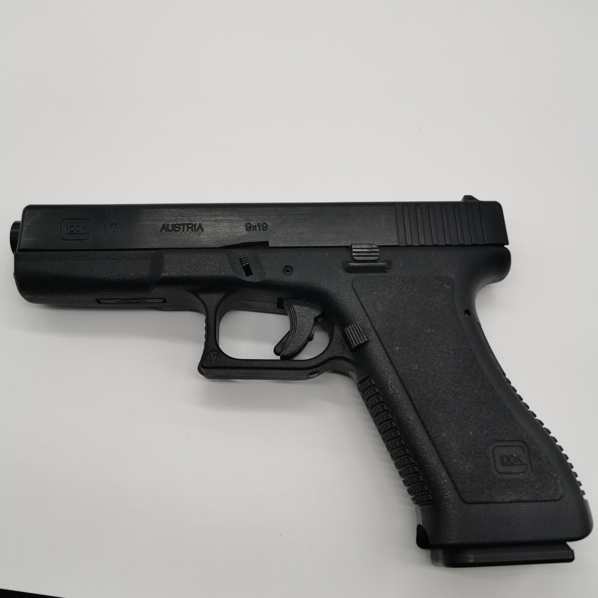 発射 MGC グロック17 ガスブローバック(ガスガン)｜売買されたオークション情報、yahooの商品情報をアーカイブ公開 - オークファン（aucfan.com）