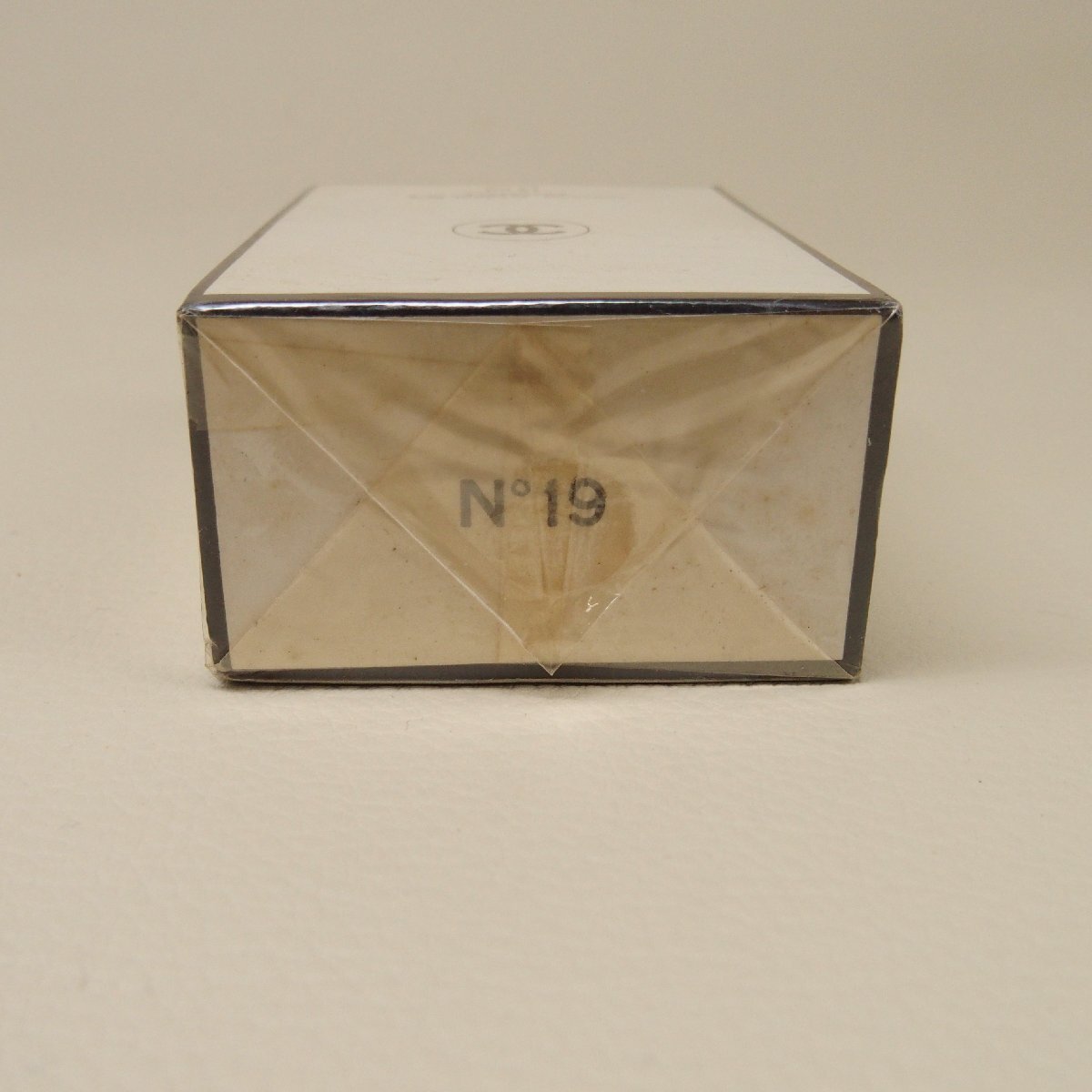 Yahoo!オークション - シャネル 香水 No19 14ml シュリンク未開封