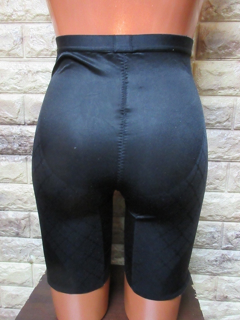 Yahoo!オークション - H-614 シャルレ・IB072 広がったお尻をキュッと...