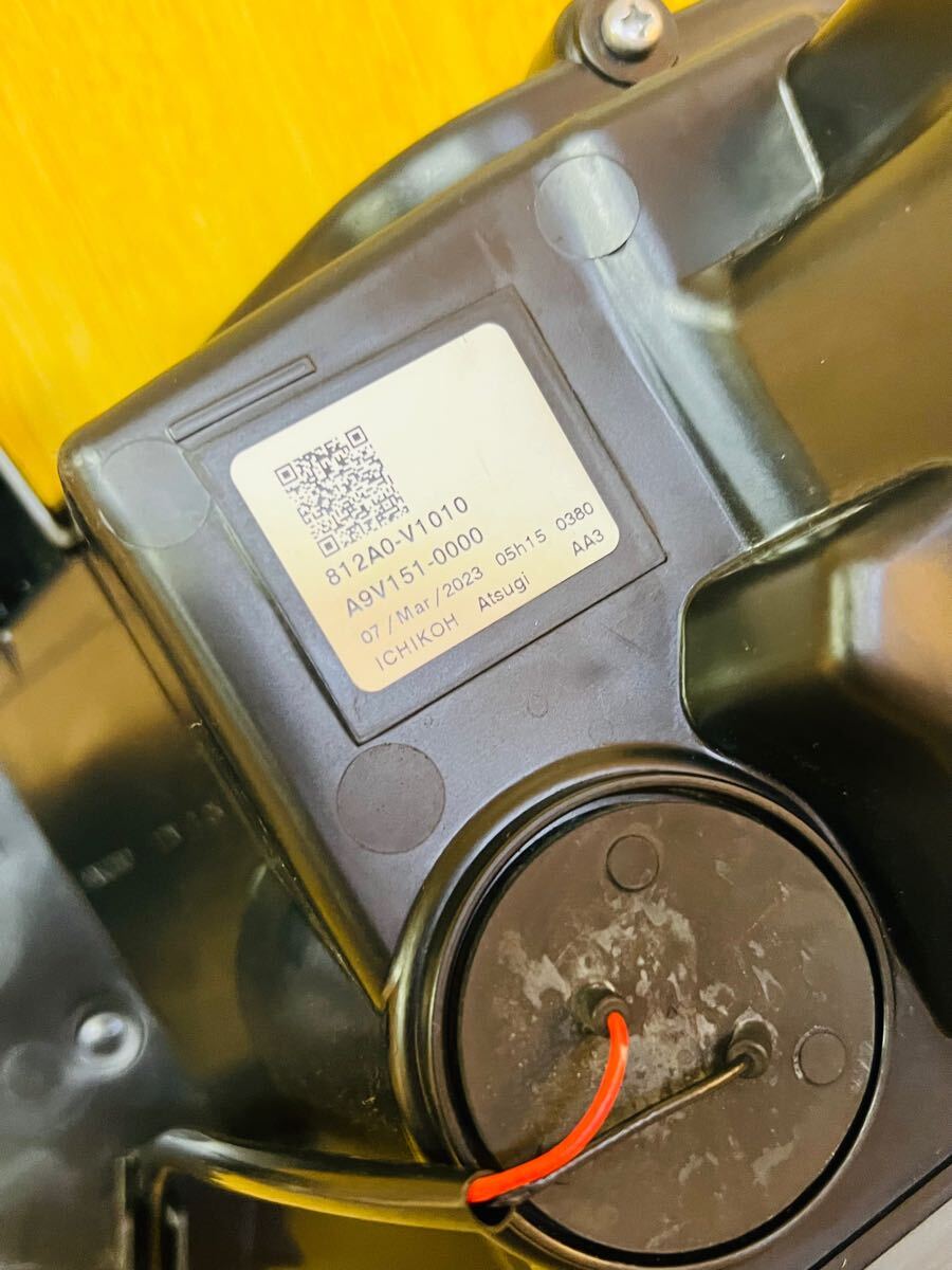 Yahoo!オークション - 中古 美品 6AA-ZWR90W 90系 ヴォクシー 純正 右 ...